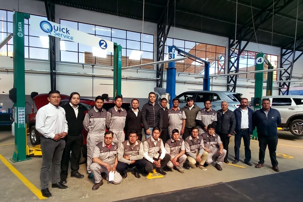 CARMAX INAUGURA UN MODERNO Y COMPLETO TALLER DE SERVICIO TÉCNICO EN LA ...
